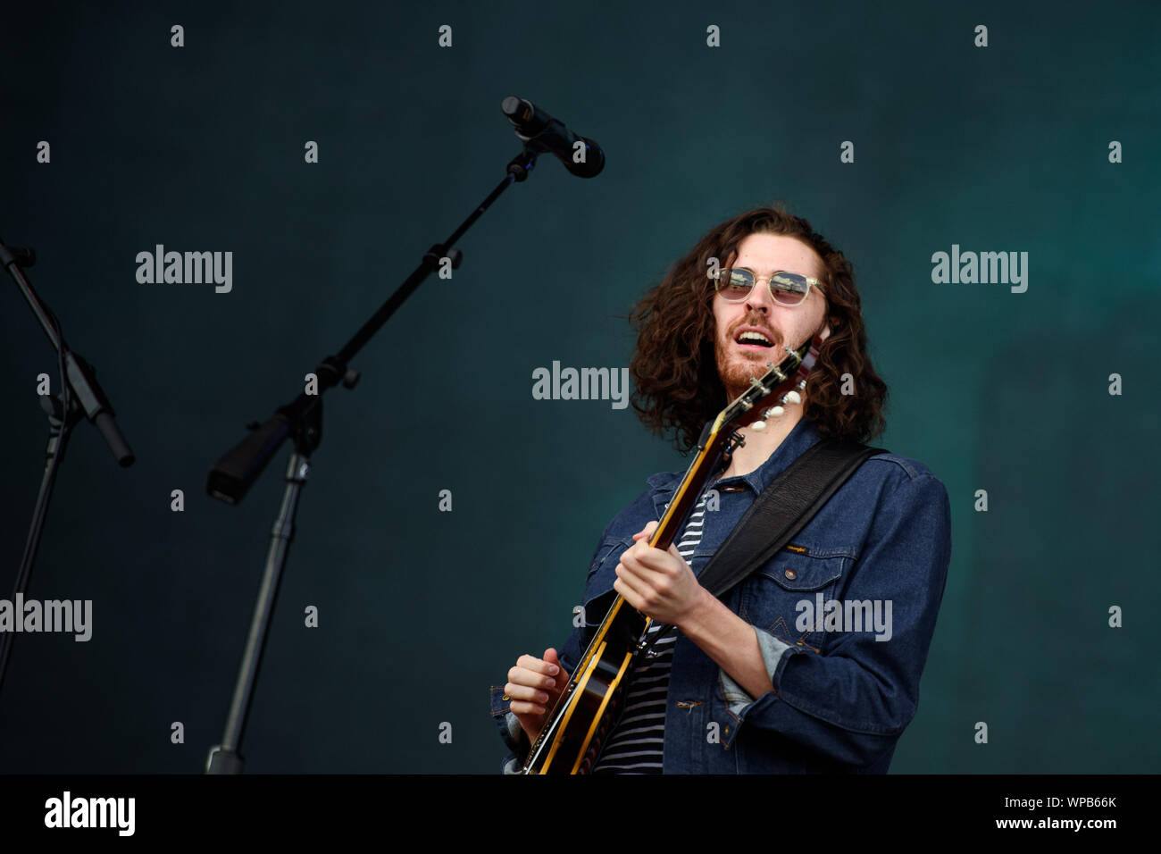 Berlin, Germany. 08th Sep, 2019. Hozier, musician, stands with his ...