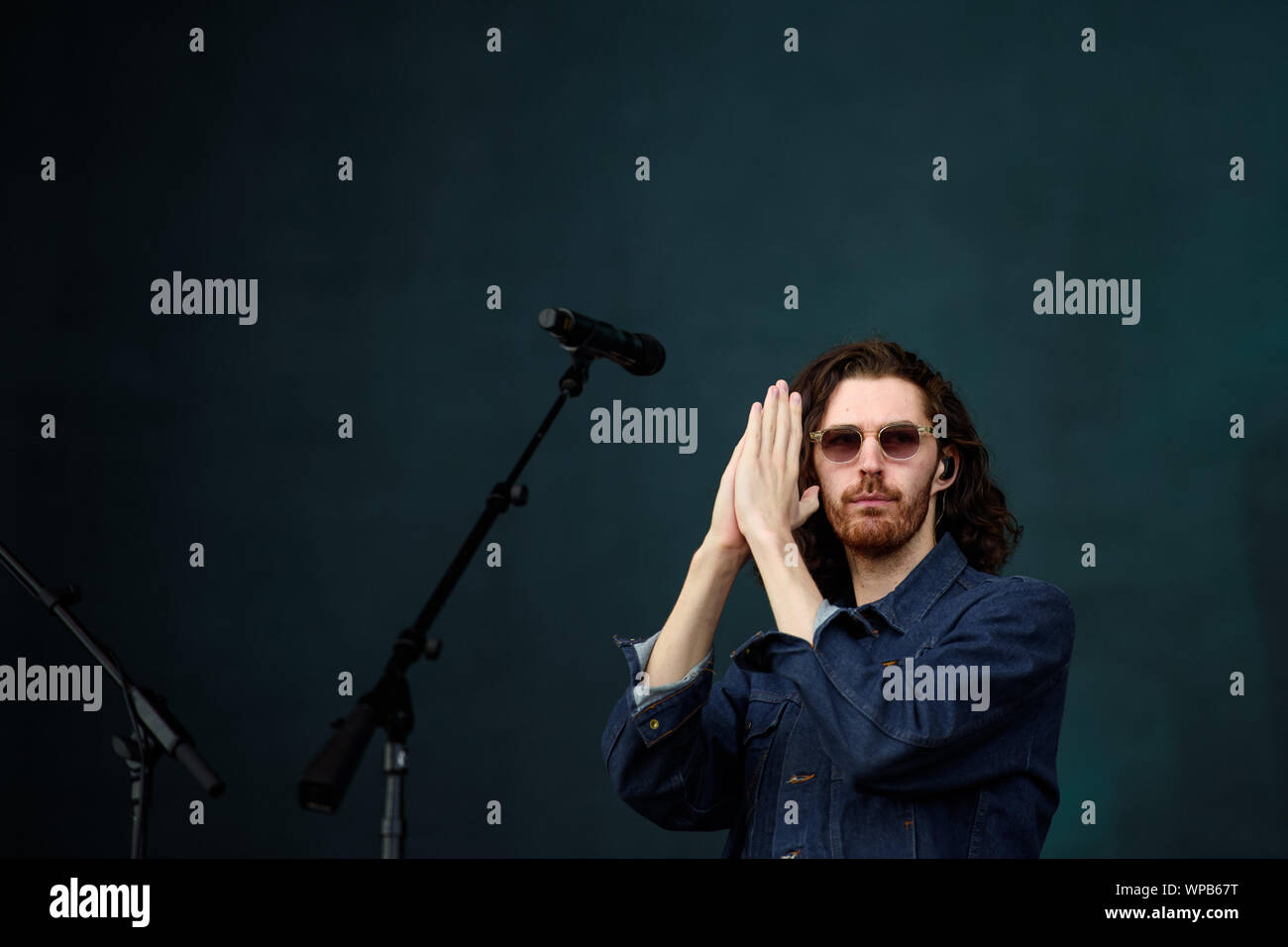Berlin, Germany. 08th Sep, 2019. Hozier, musician, folds his hands on a ...