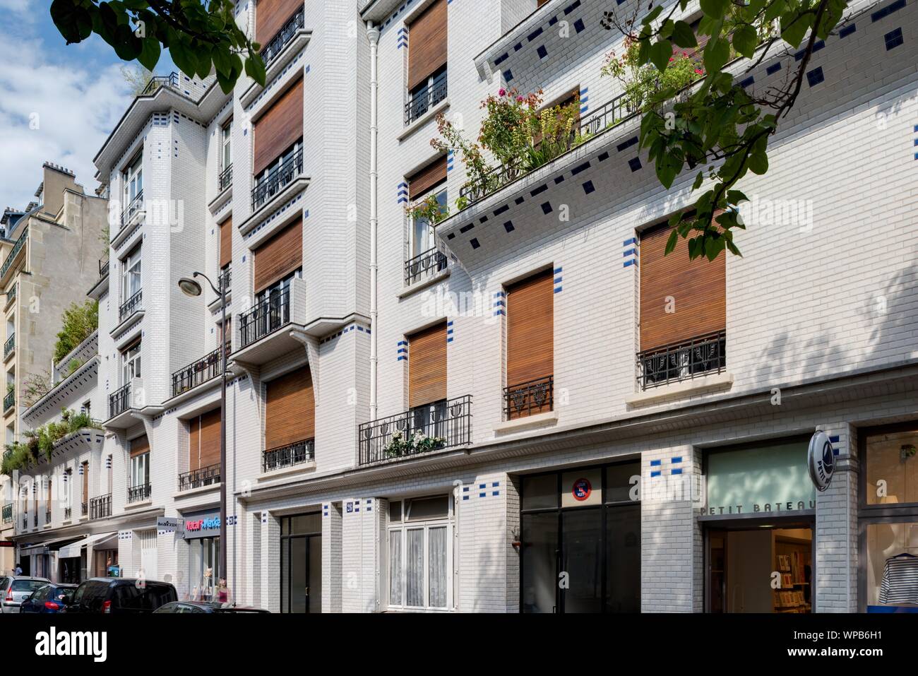 Stepped-terrace apartment building by architect Henri Sauvage (1873 ...