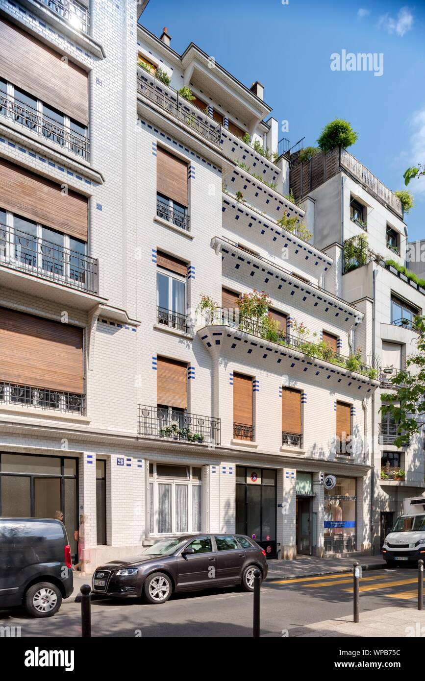 Stepped-terrace apartment building by architect Henri Sauvage (1873 ...