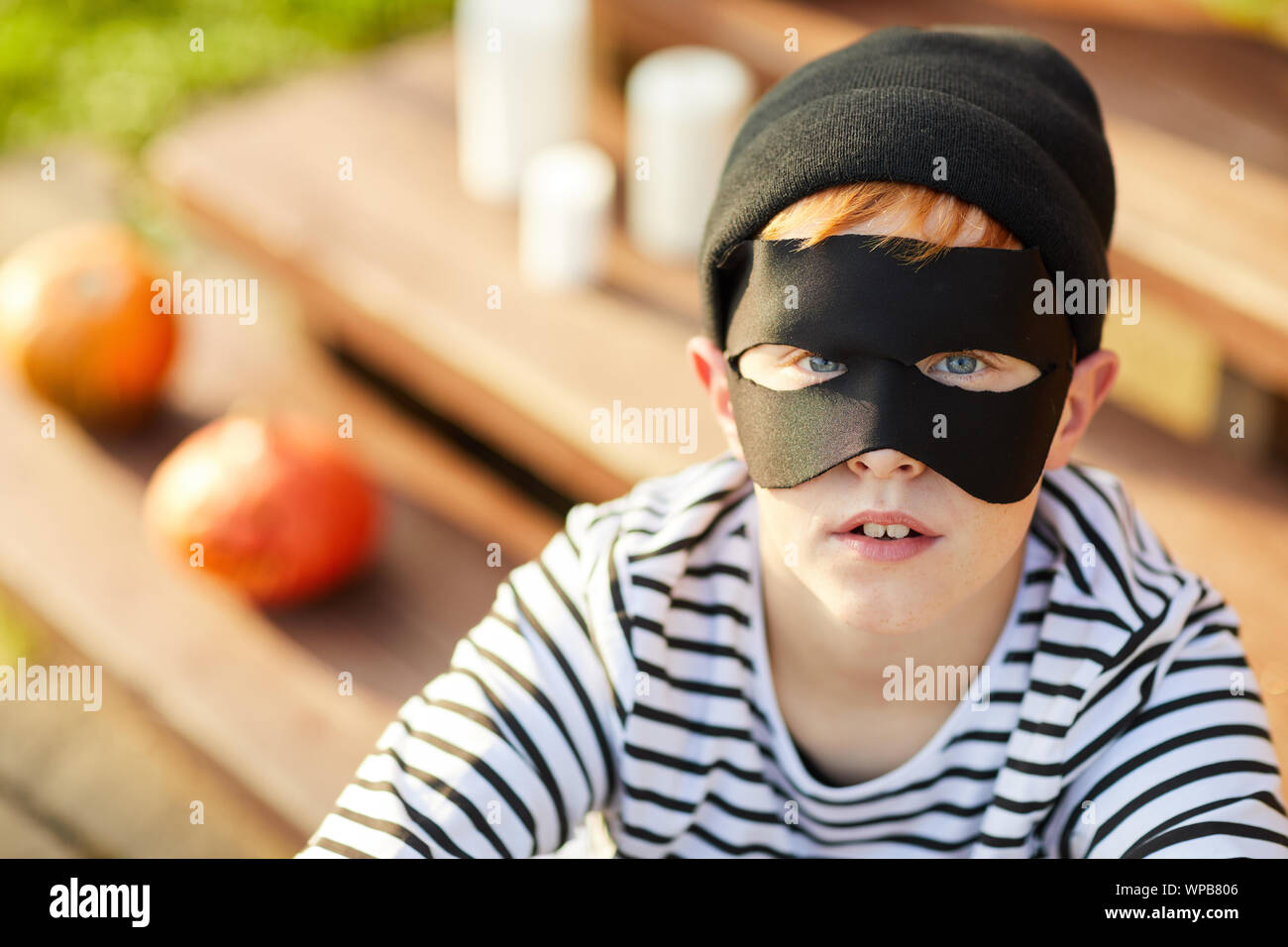 Bandit disguise hi-res stock photography and images - Alamy