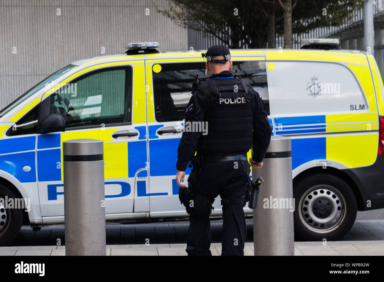 Met police van hi-res stock photography and images - Alamy