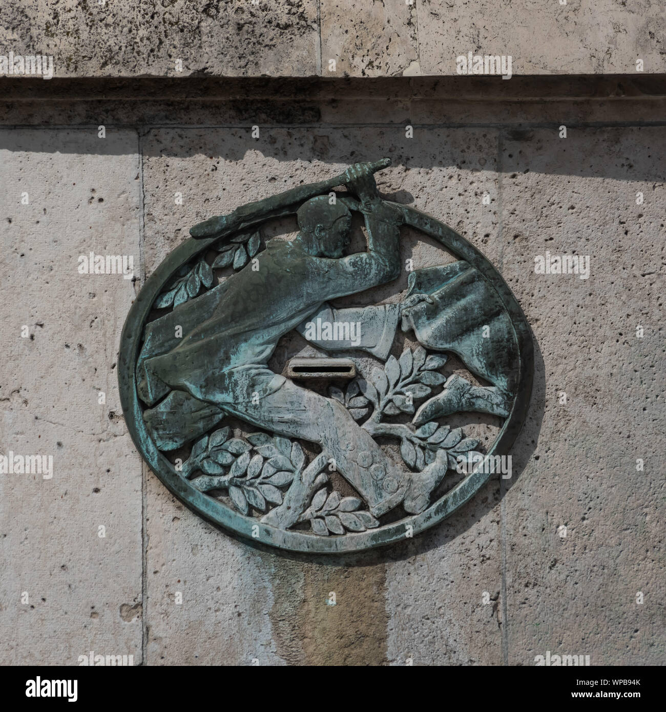 Die beiden Brunnen sind das Werk der Architekten Pommier und Billards ...