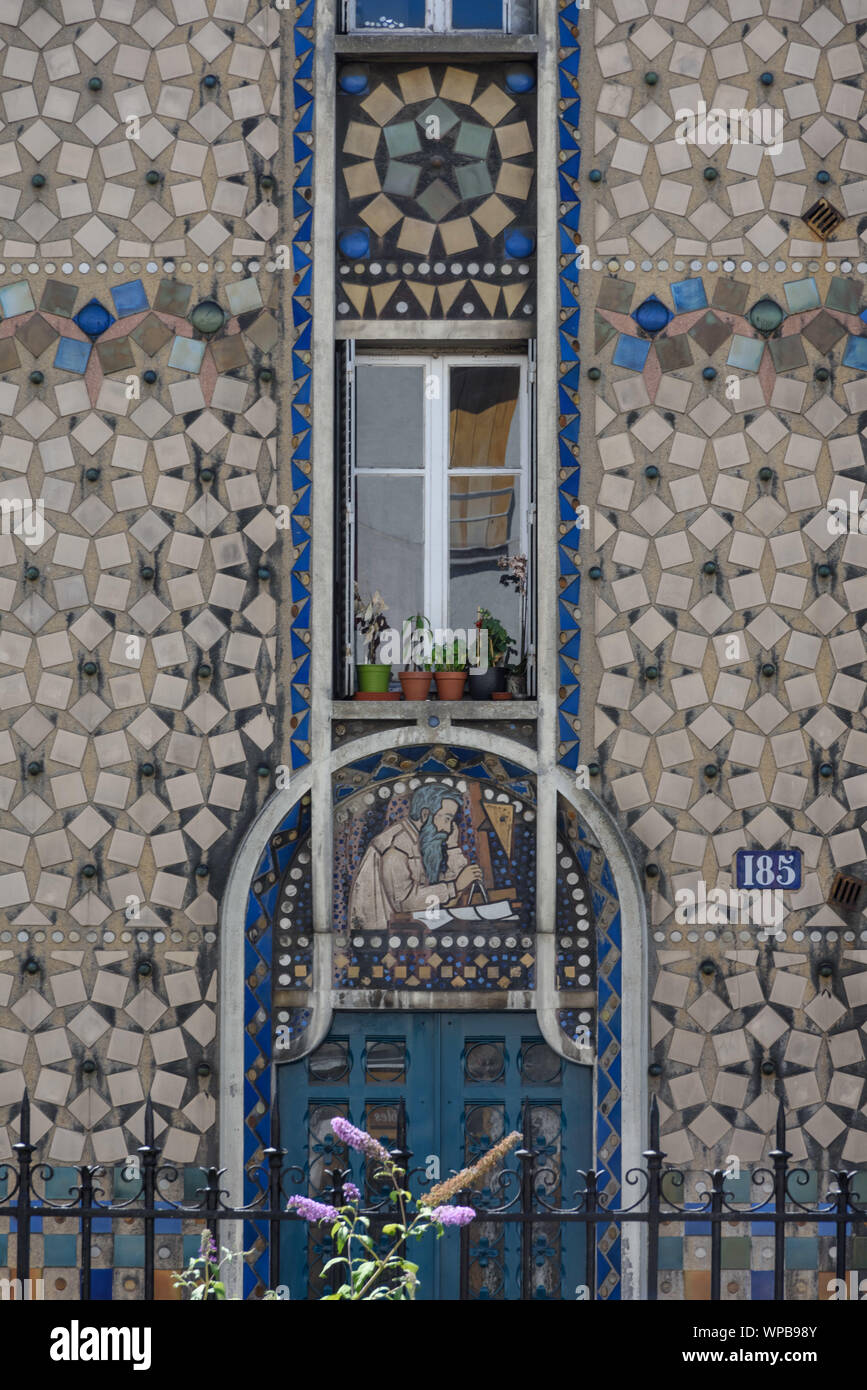 Paris, Maison Deneux,185 rue Belliard Stock Photo - Alamy
