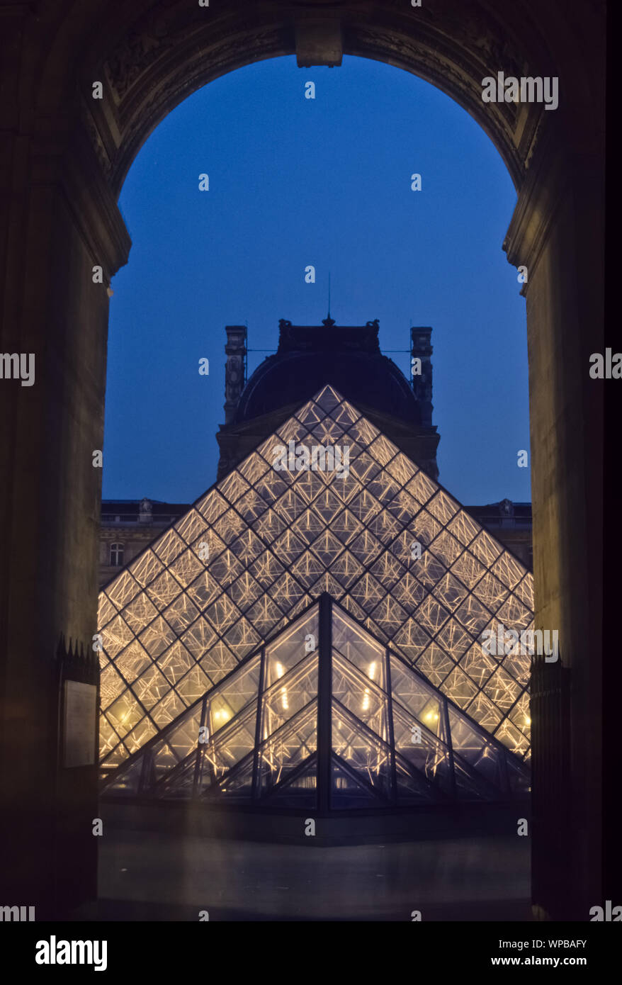 Paris, Musee du Louvre, Pyramide Stock Photo - Alamy