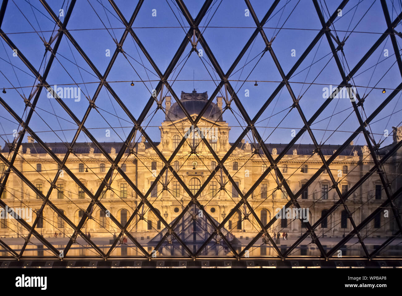 Paris, Musee du Louvre, Pyramide Stock Photo - Alamy