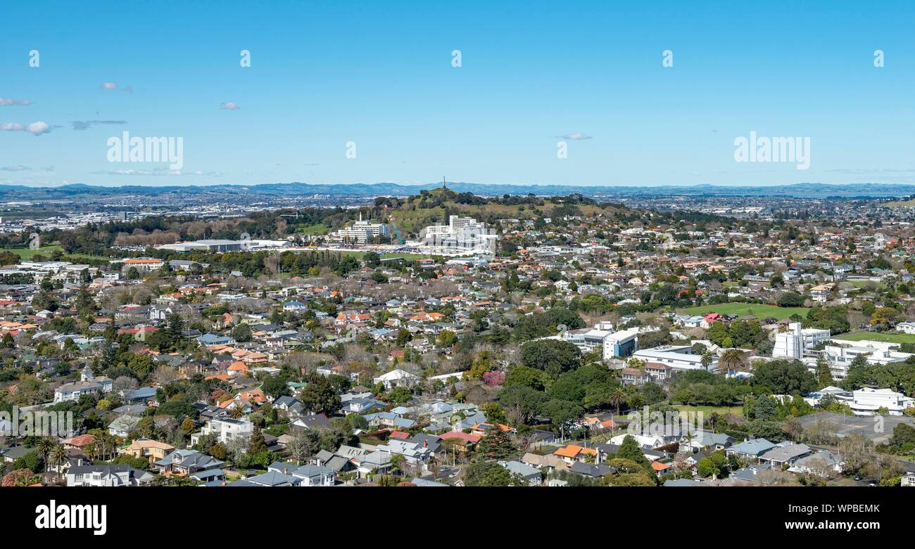 One tree hill new zealand hi-res stock photography and images - Alamy