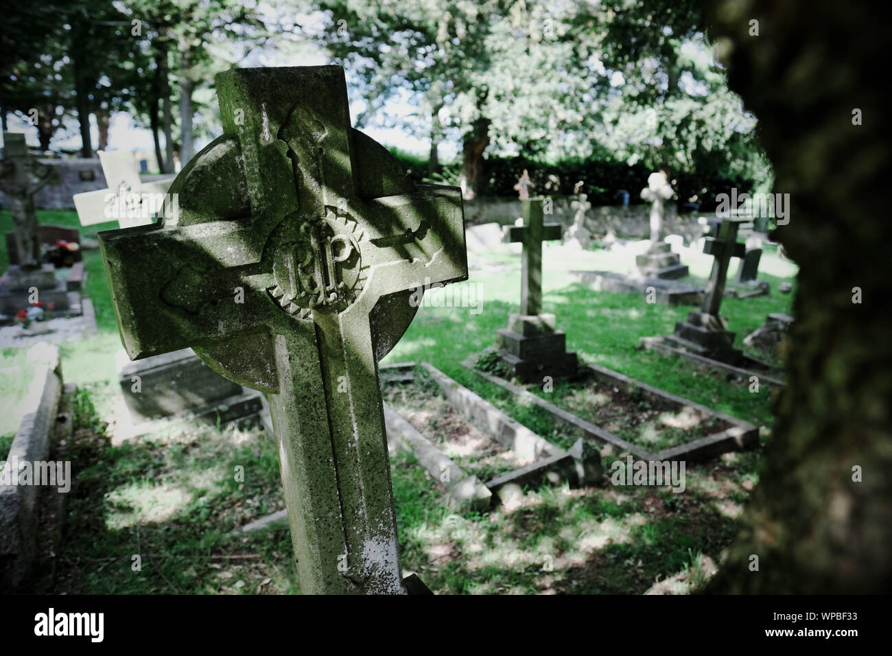 Graveyard cemetery in uk hi-res stock photography and images - Alamy