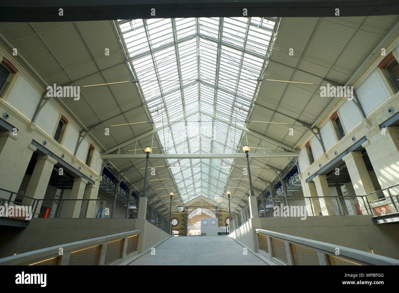 Paris, Museum für Moderne Kunst Centquatre, Le 104 - Paris, Museum of ...