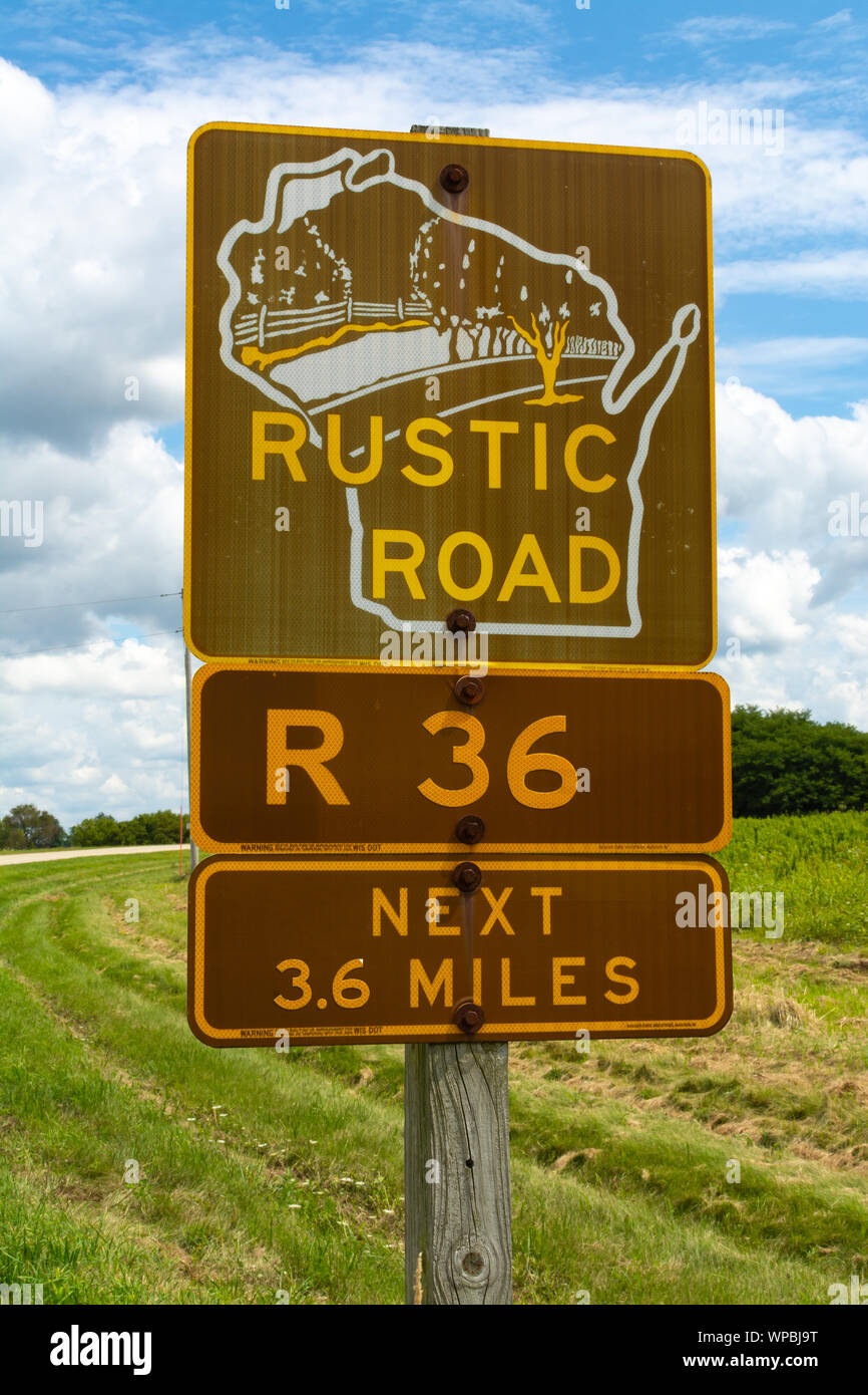 Wisconsin state road sign hi-res stock photography and images - Alamy