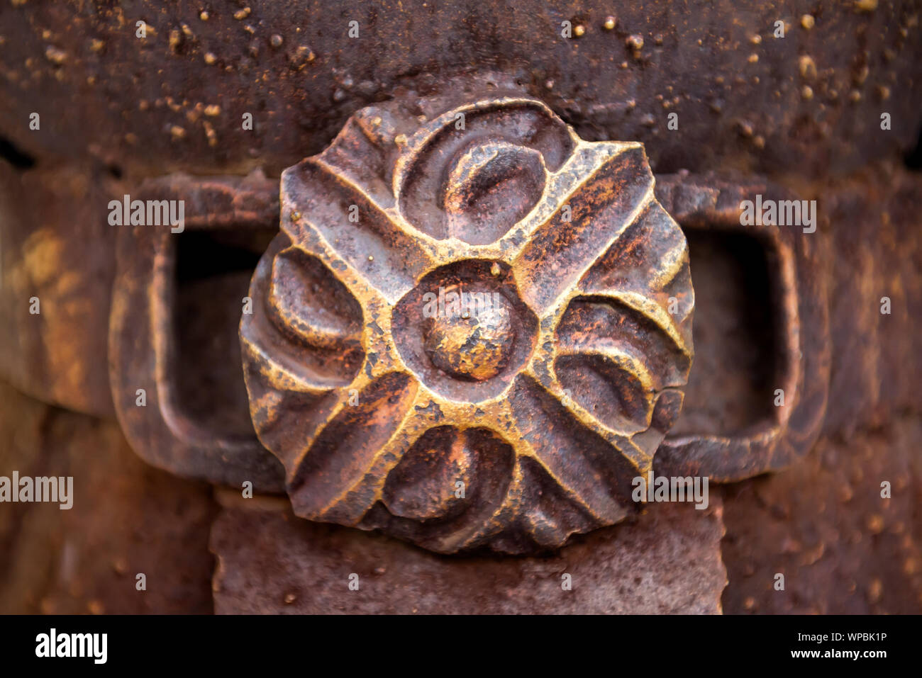 Bronze painted steel hi-res stock photography and images - Alamy