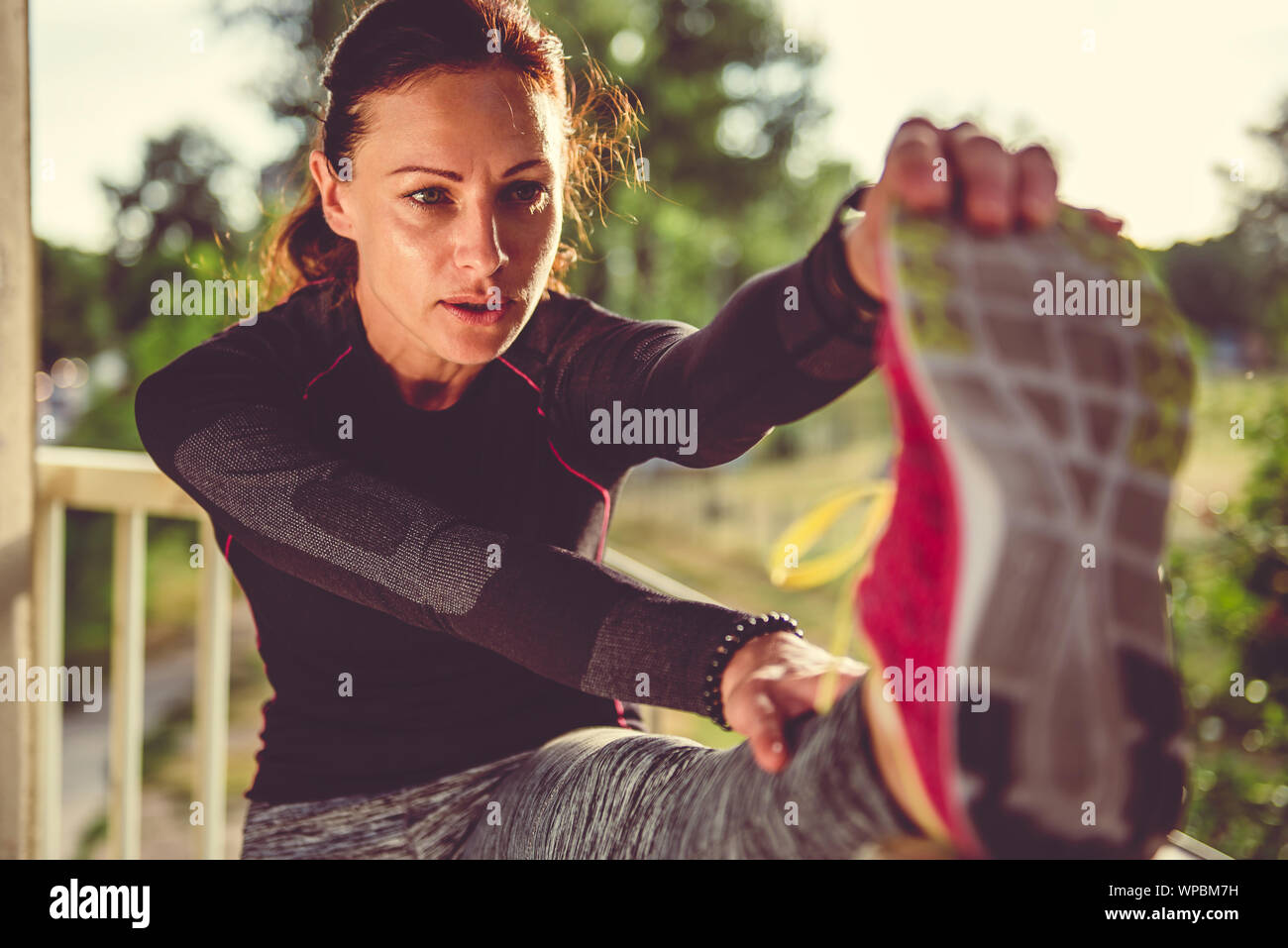 Females exercising hi-res stock photography and images - Alamy