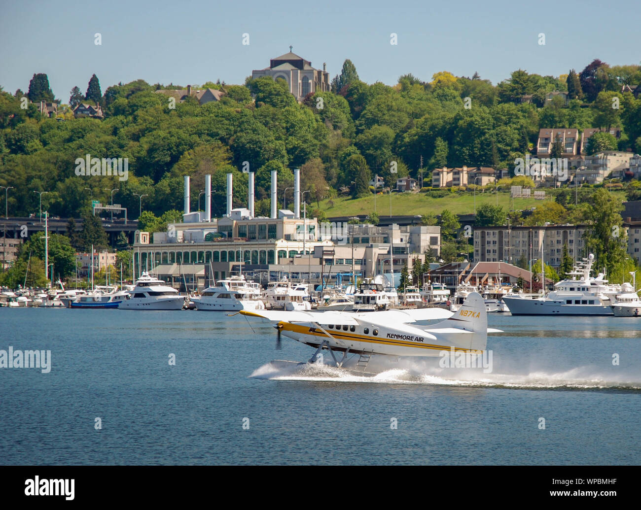 De havilland turbo otter floatplane hi-res stock photography and images ...