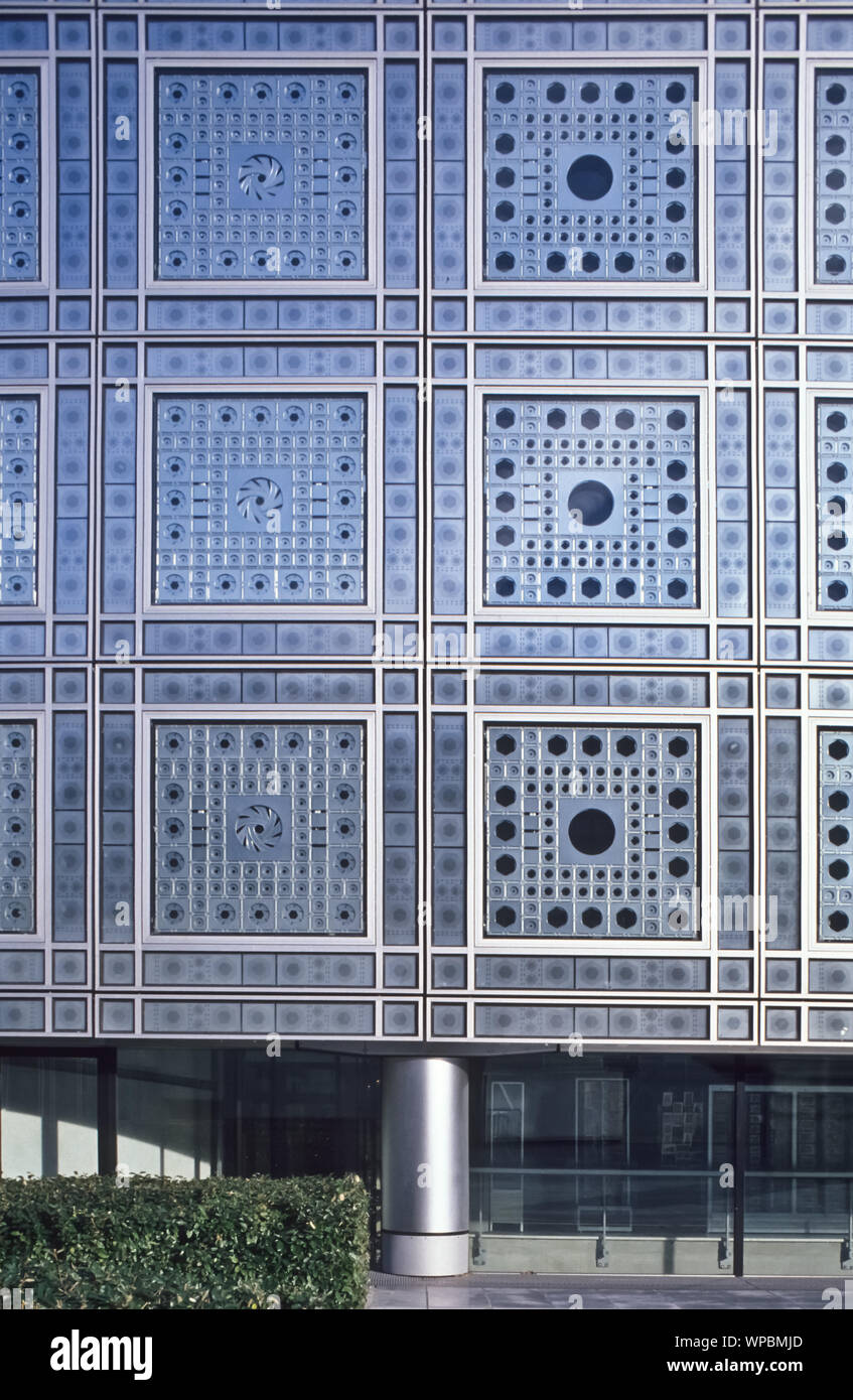Paris, Institut du Monde Arabe von Jean Nouvel - Paris, Arab World ...