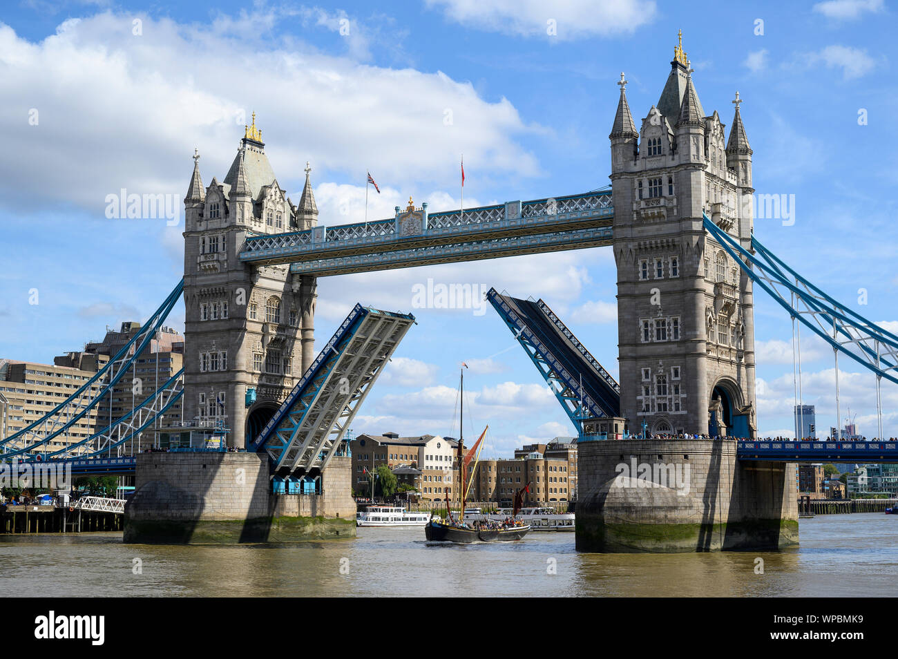 Tower Bridge opening Stock Photo - Alamy