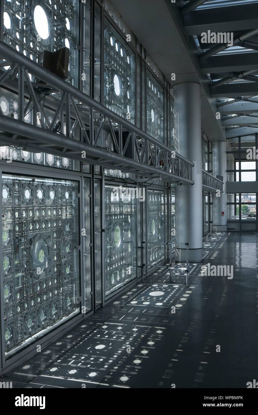 Paris, Institut du Monde Arabe von Jean Nouvel - Paris, Arab World ...