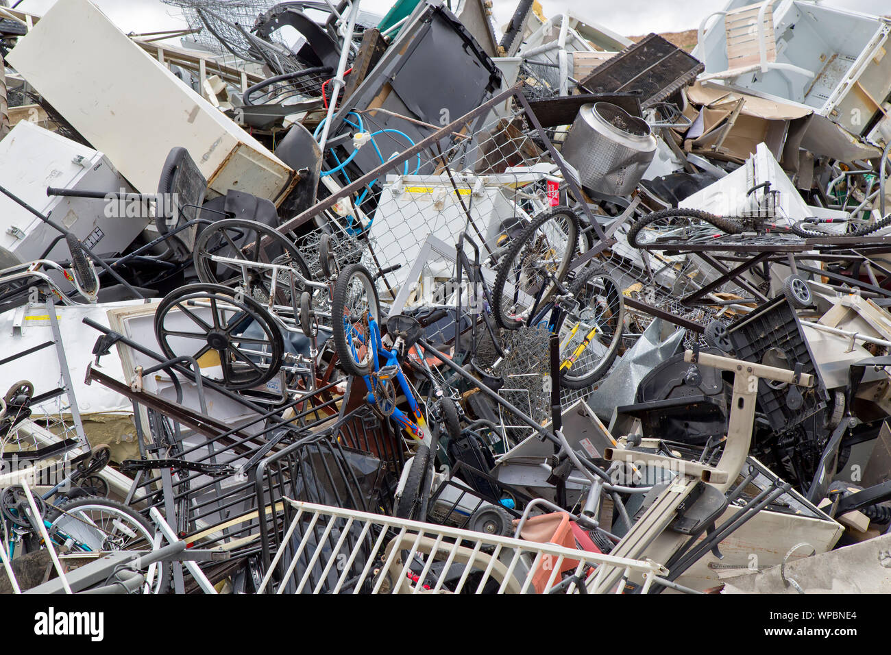 Plastic waste landfill hi-res stock photography and images - Alamy