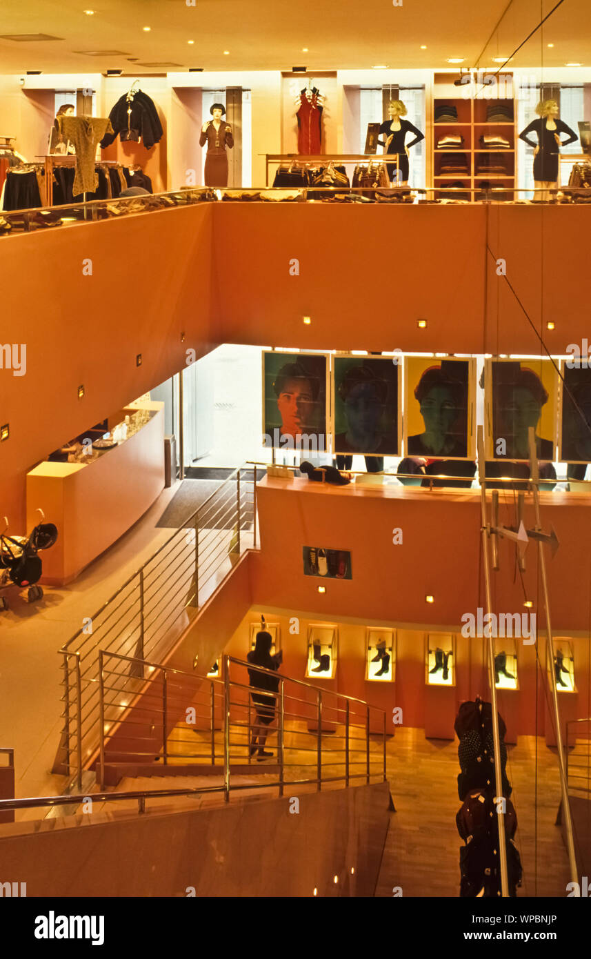 Paris, moderne Architektur, ehemalige Boutique Creeks von Philippe ...