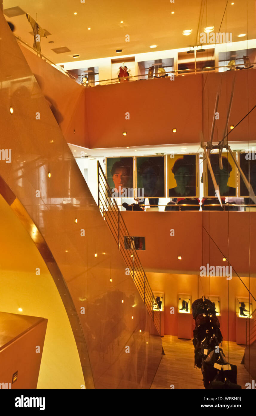 Paris, moderne Architektur, ehemalige Boutique Creeks von Philippe ...