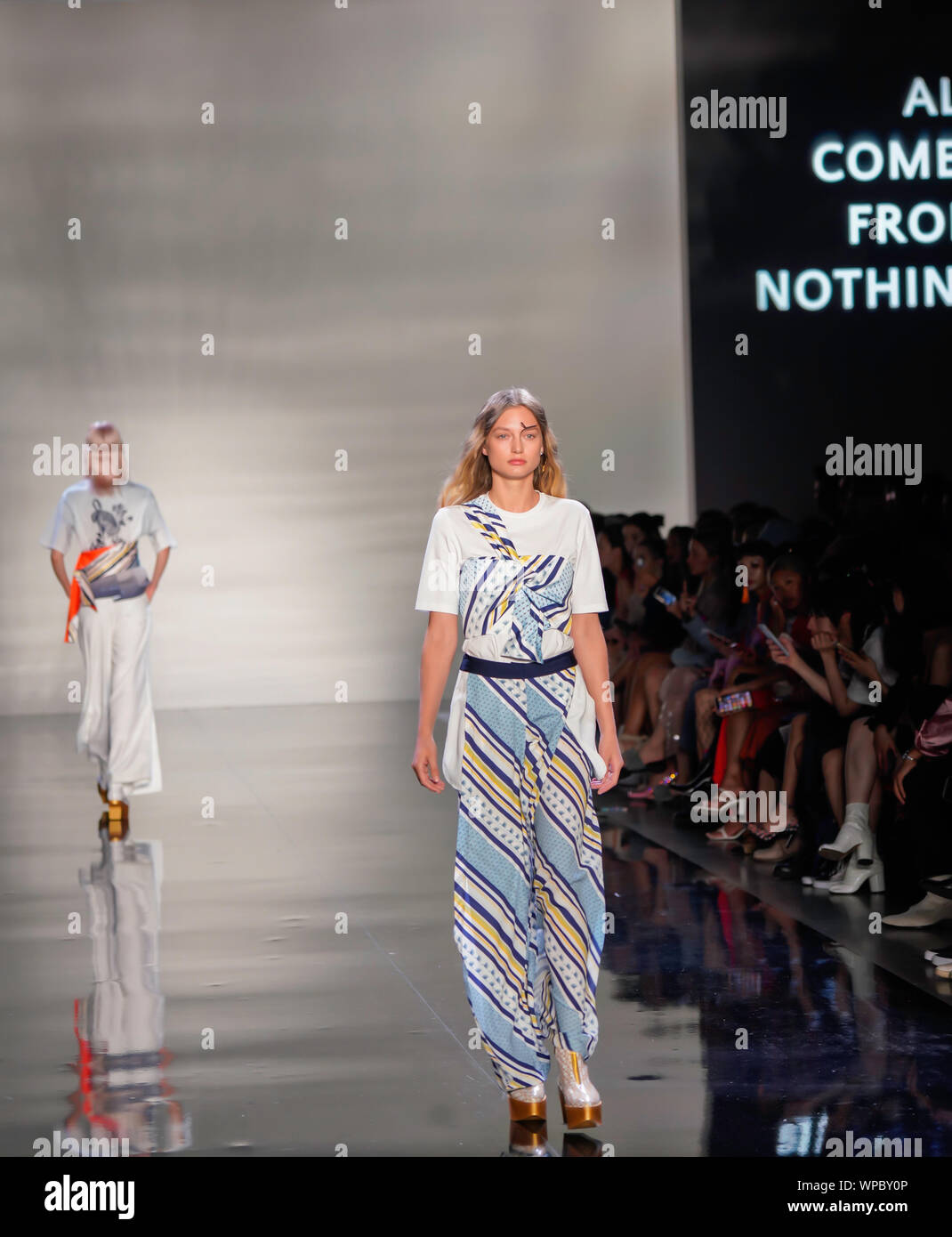 Eva hu hi-res stock photography and images - Alamy