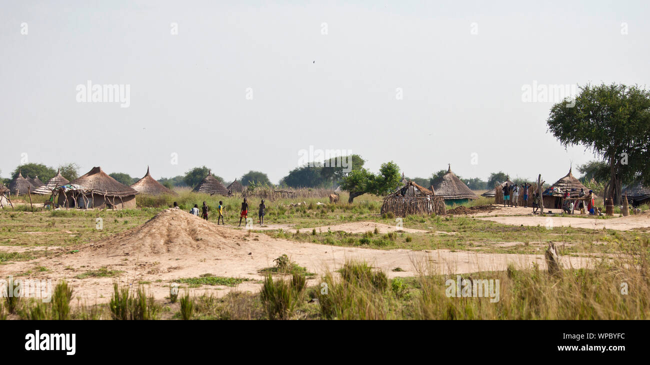 South sudan village huts hi-res stock photography and images - Alamy