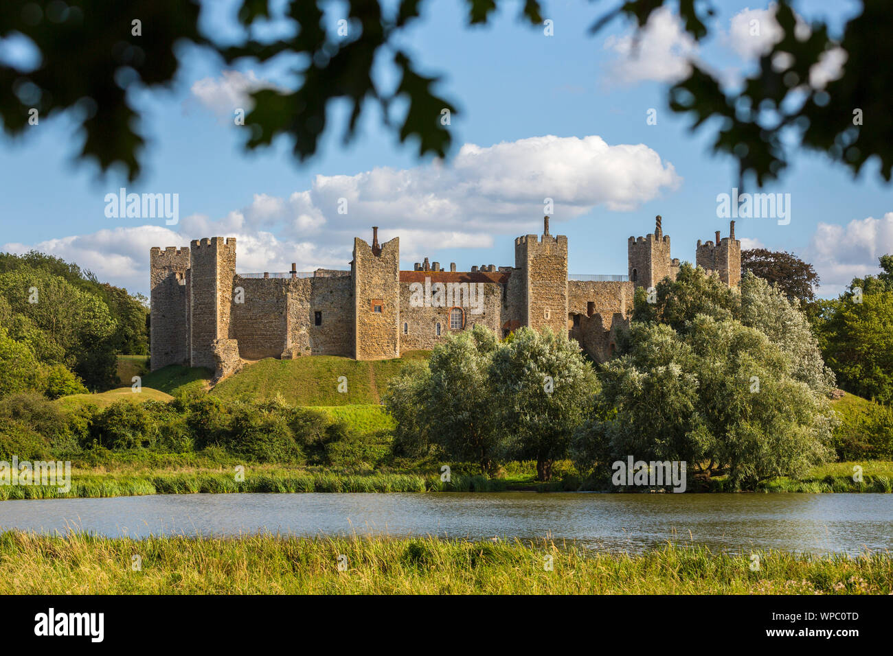 Framlingham castle suffolk east anglia hi-res stock photography and ...