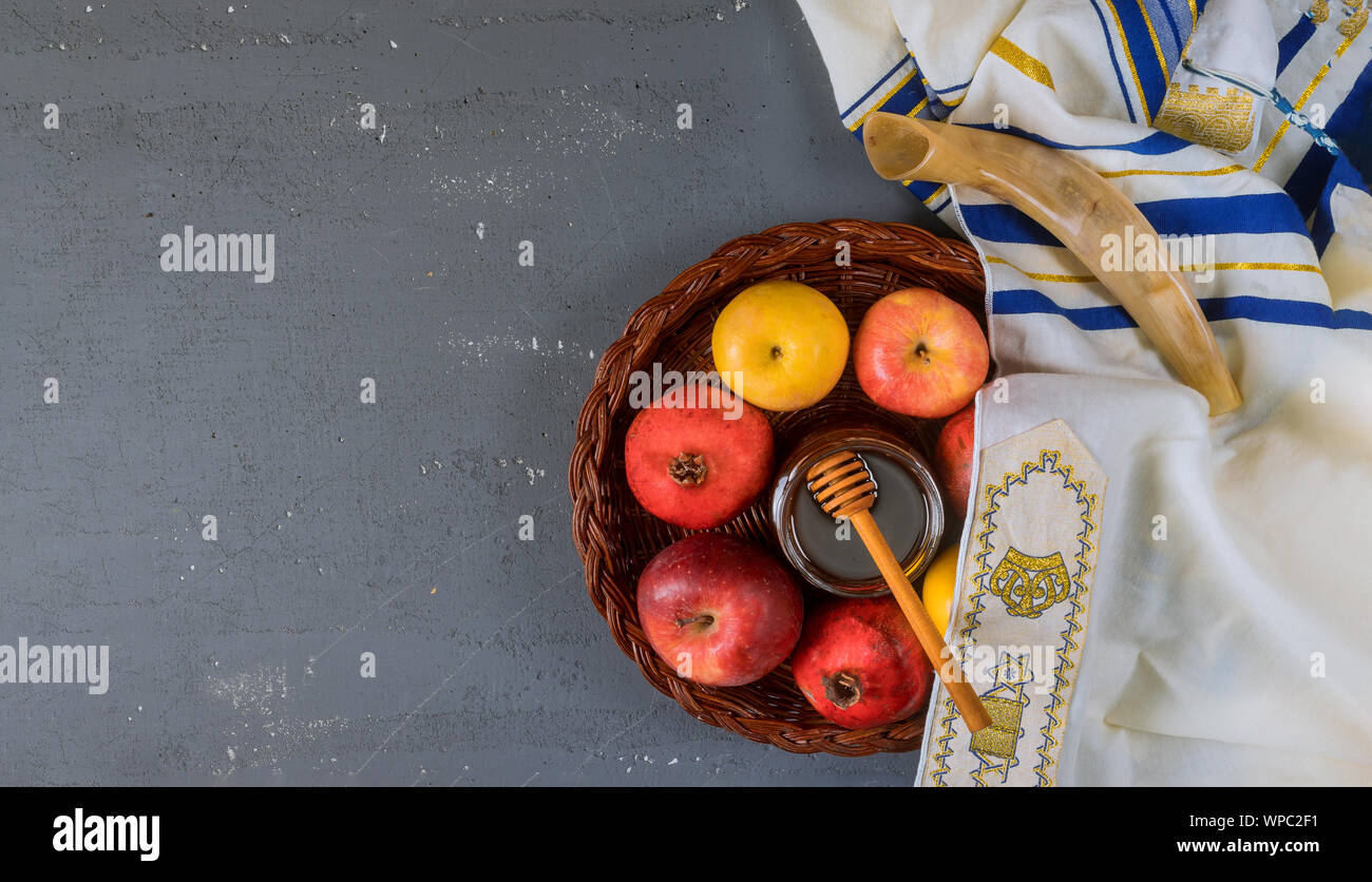 Table in the synagogue are symbols of Rosh Hashanah apple and ...