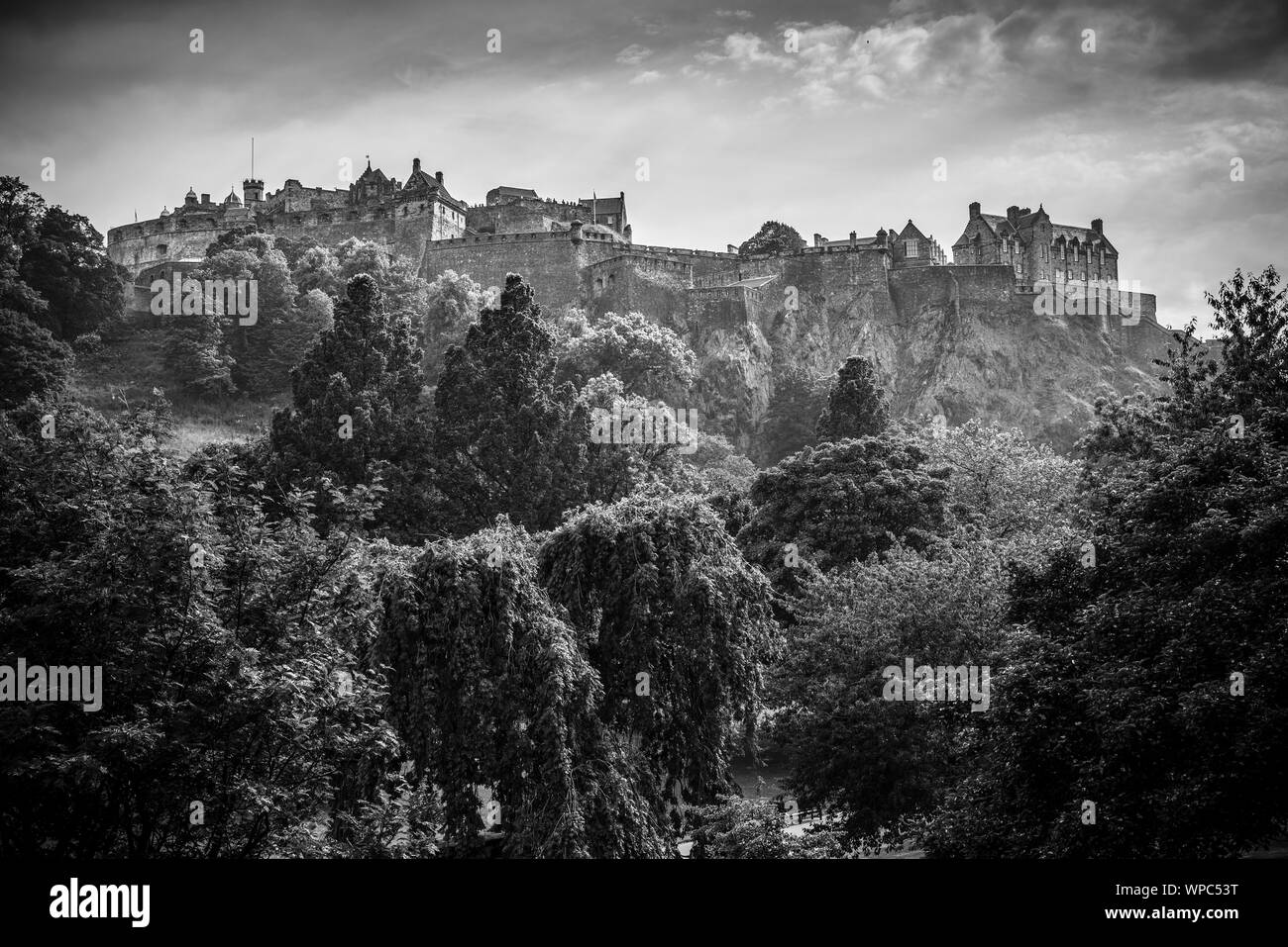Edinburgh old town castle Black and White Stock Photos & Images - Alamy