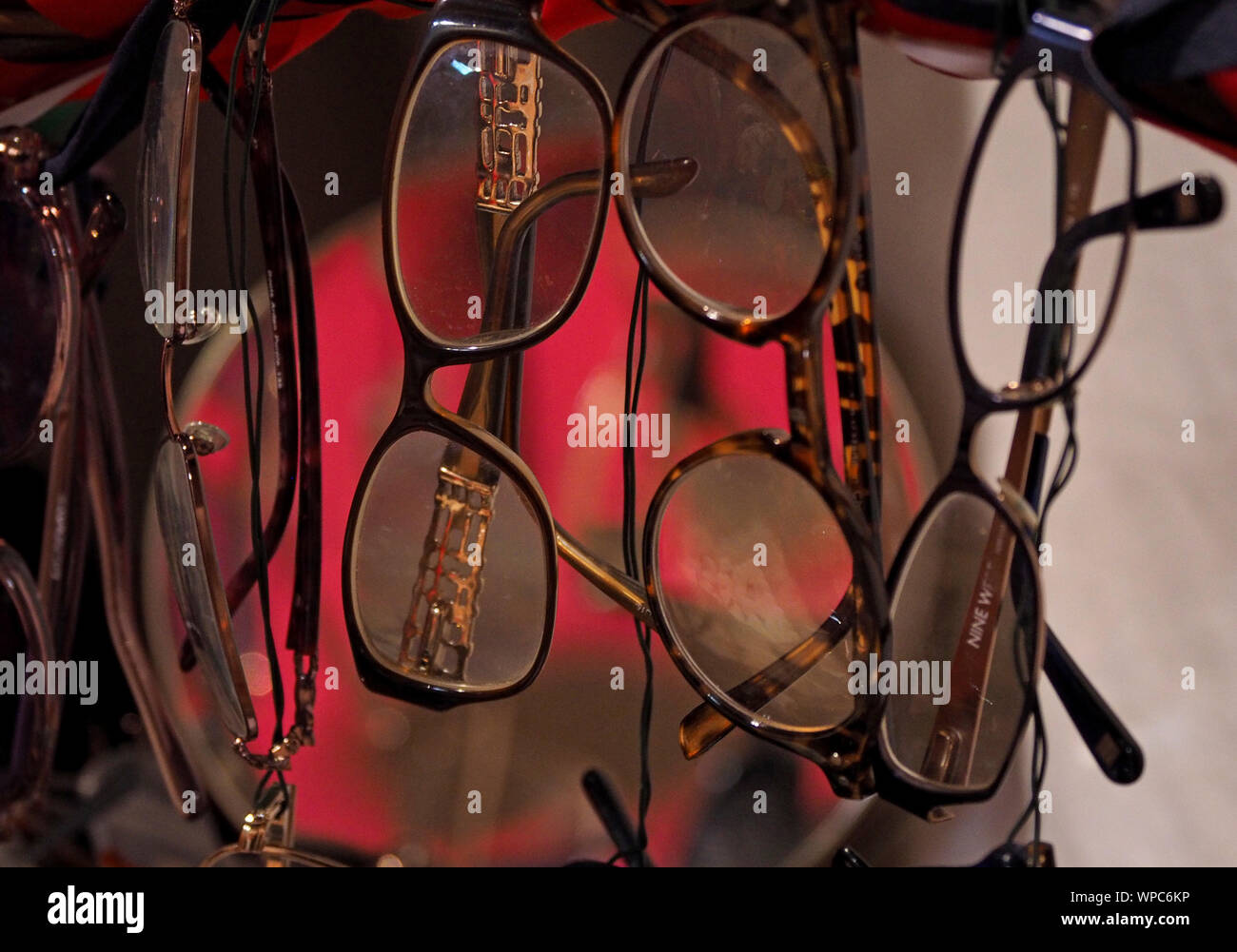 Rimless eye glasses hi-res stock photography and images - Alamy