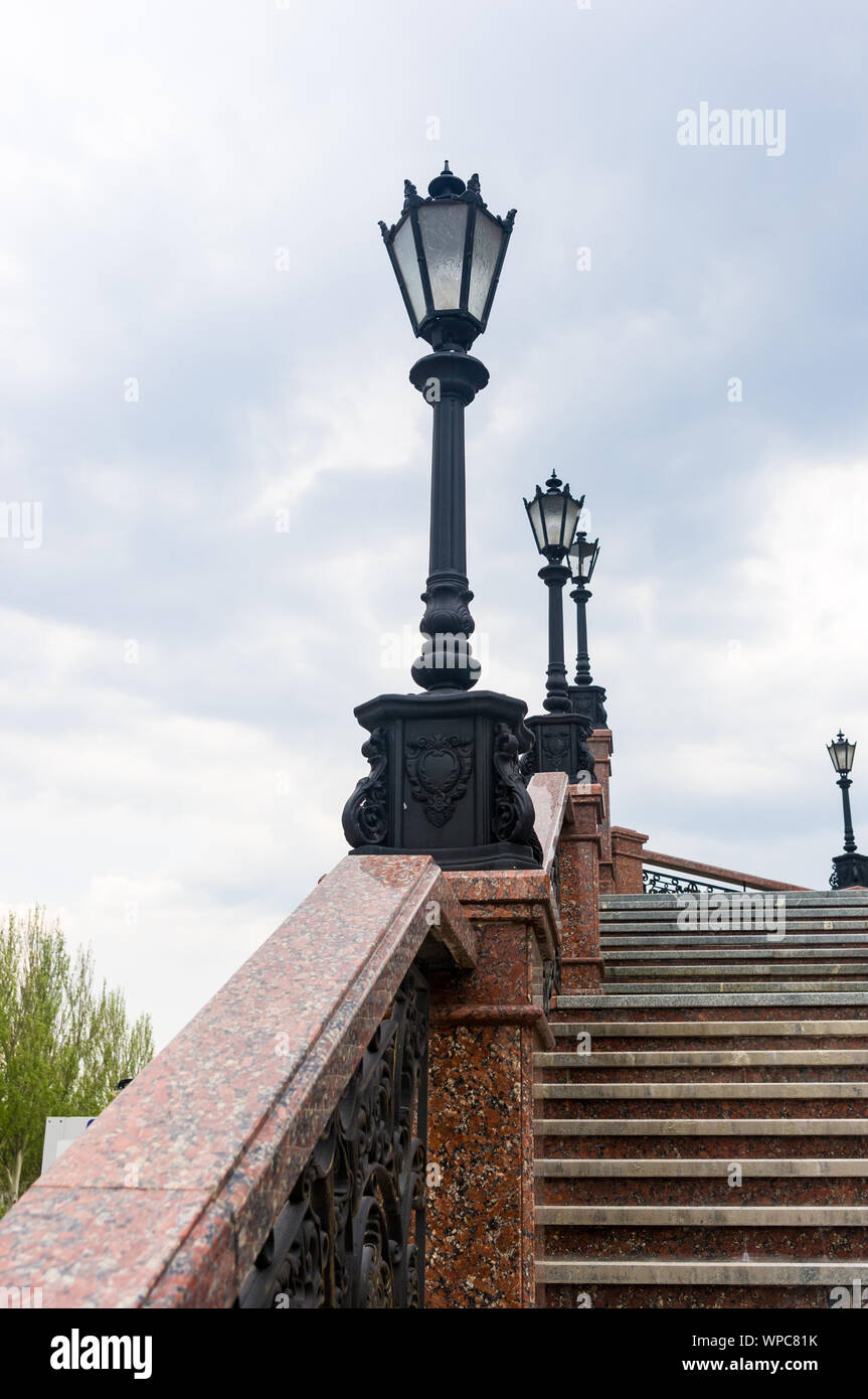 Lamppost city hi-res stock photography and images - Alamy