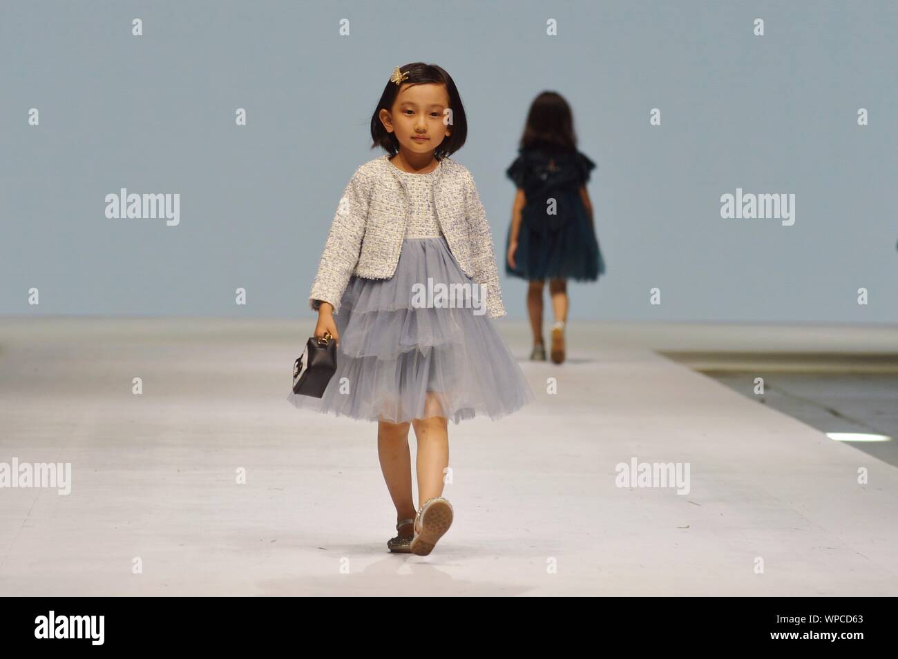 Shandongchinafashion hi-res stock photography and images - Alamy