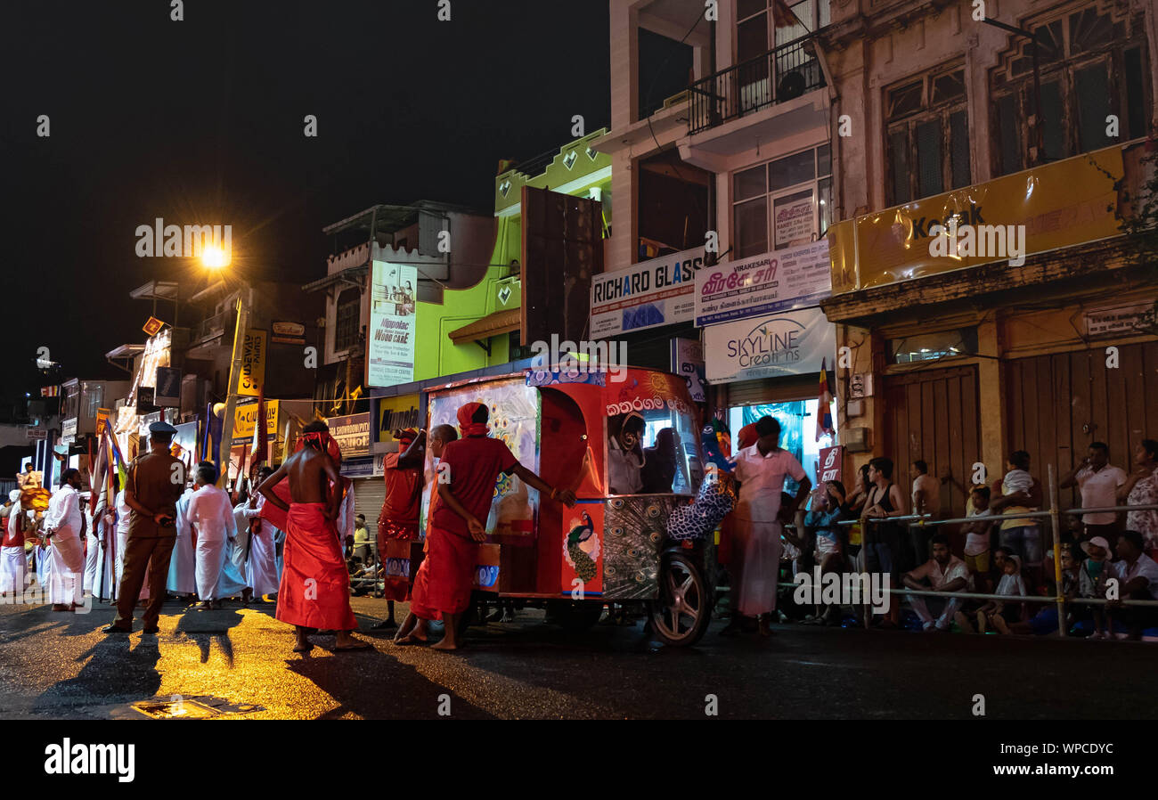 Kandy esala perahera elephant hi-res stock photography and images - Alamy
