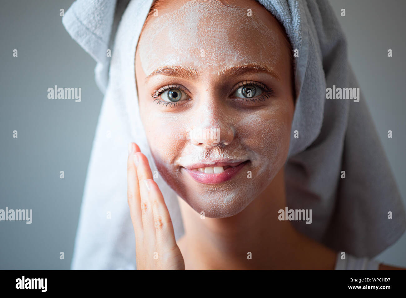 Girl washing her face hi-res stock photography and images - Alamy