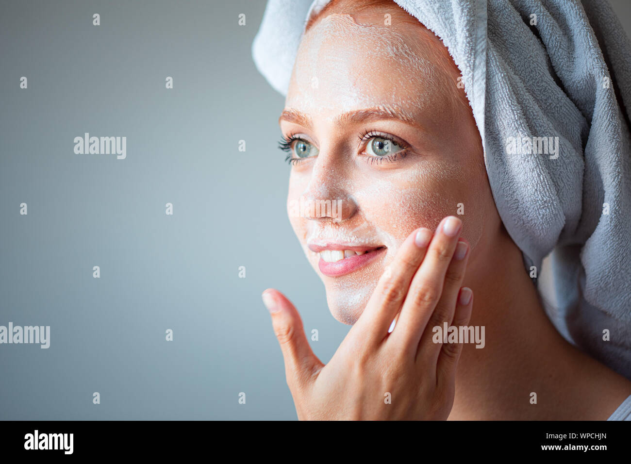 Girl washing her face hi-res stock photography and images - Alamy