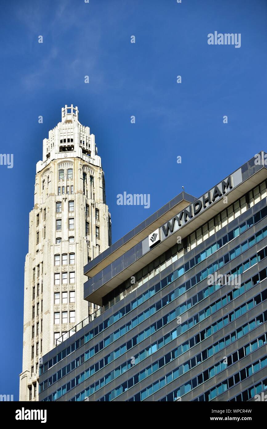 Chicago, Illinois, USA. An architectural contrast along the the south ...