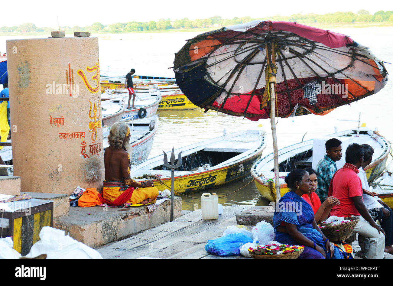 Varanasi ganges river bank hi-res stock photography and images - Alamy