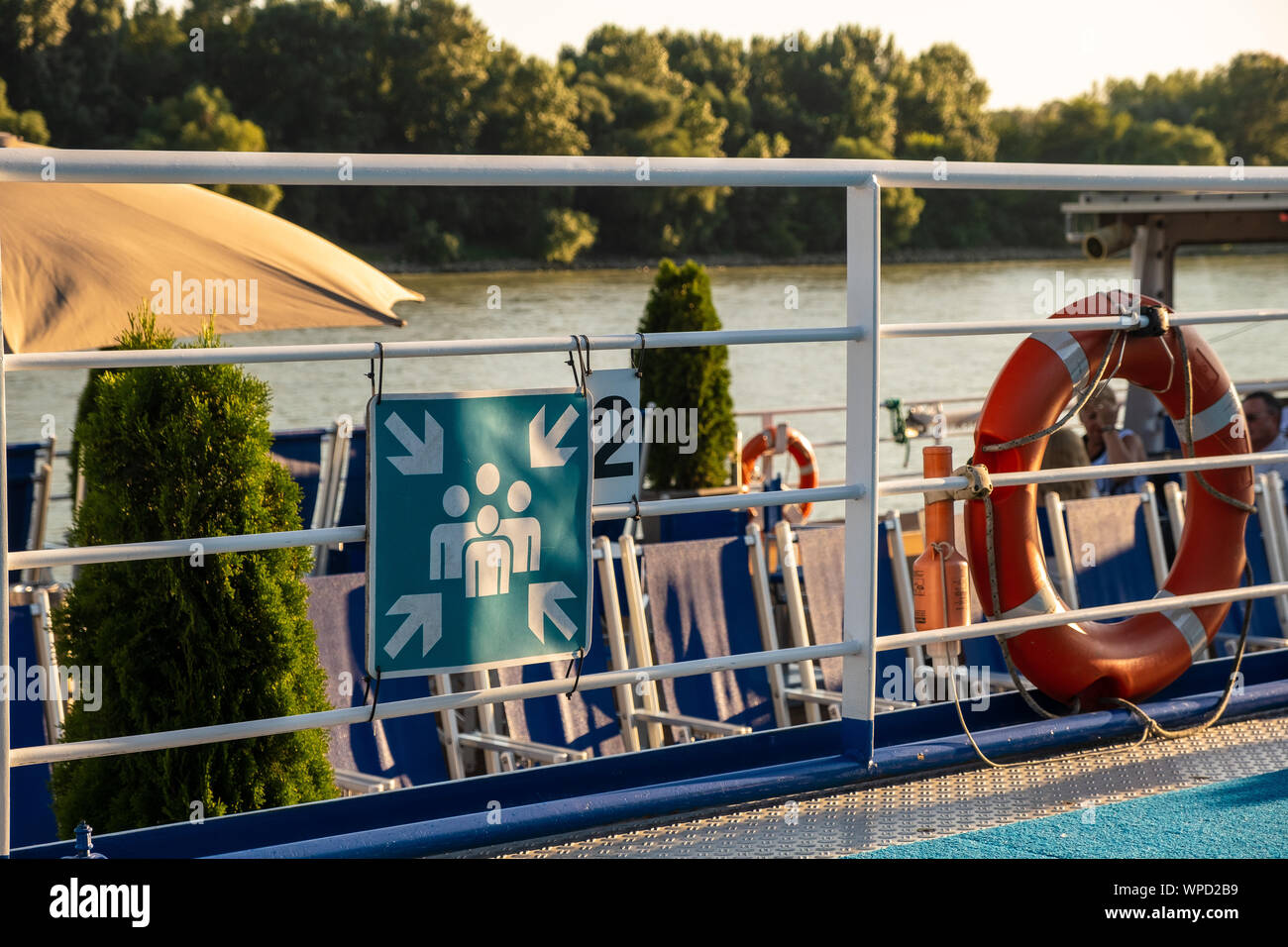 Ship assembly hi-res stock photography and images - Alamy