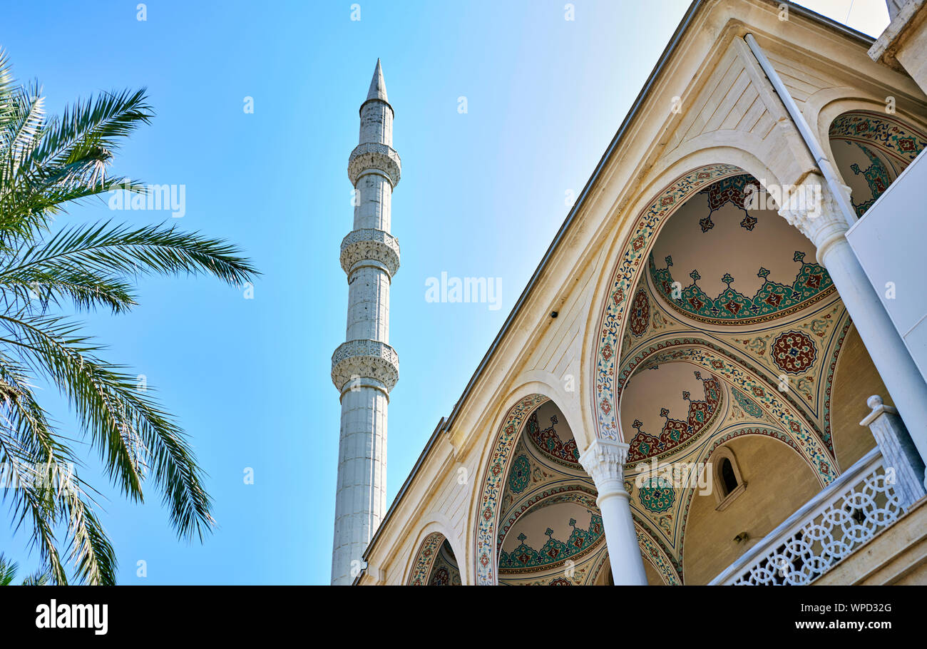 beautiful old Oriental mosque Stock Photo - Alamy