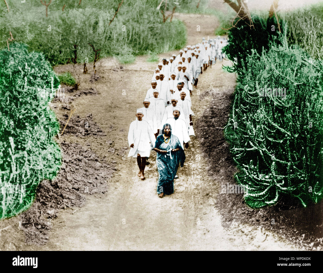 Sarojini Naidu leading procession of Salt Satyagraha, Salt Agitataion ...