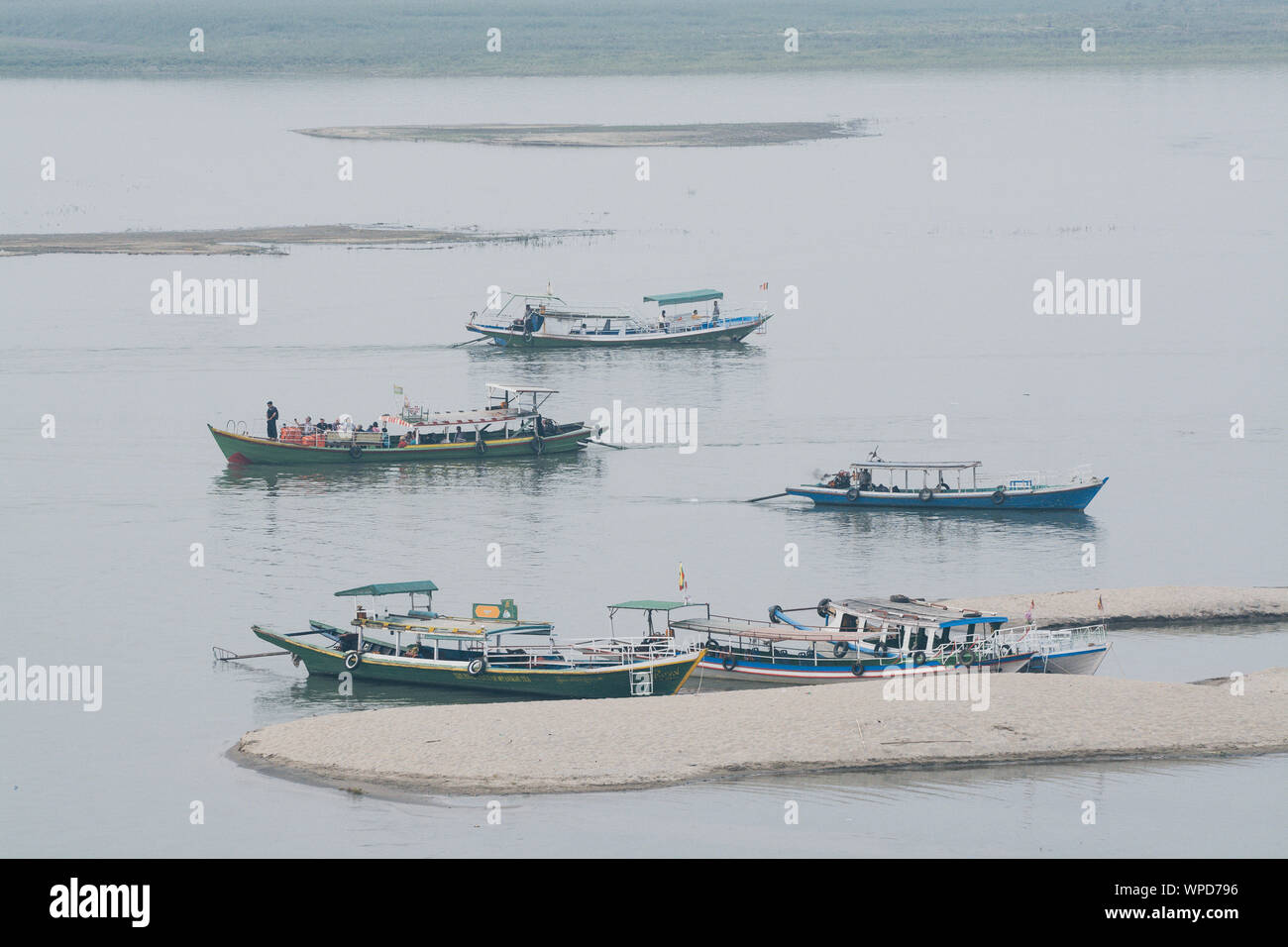 Bagan burma myanmar river sand sandy fishing hi-res stock photography ...