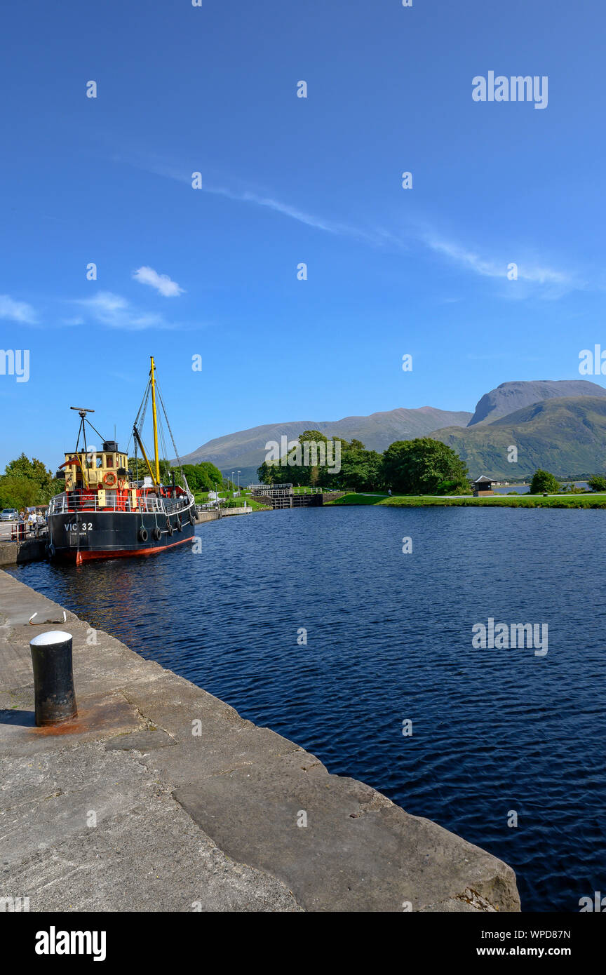 Ben nevis from caledonian canal hi-res stock photography and images - Alamy