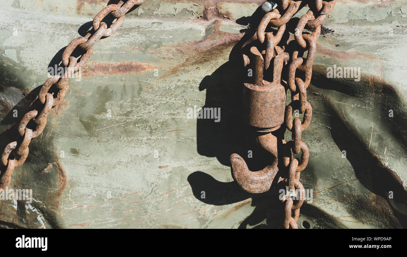Pulling an iron chain hi-res stock photography and images - Alamy