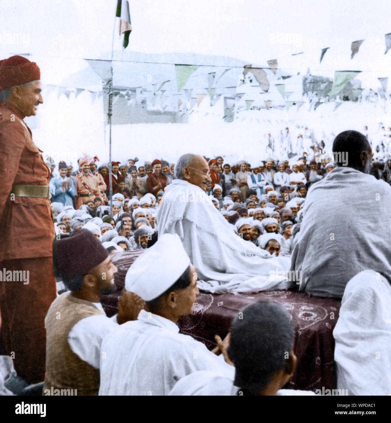 Mahatma Gandhi and Khan Abdul Ghaffar Khan at public meeting, India ...