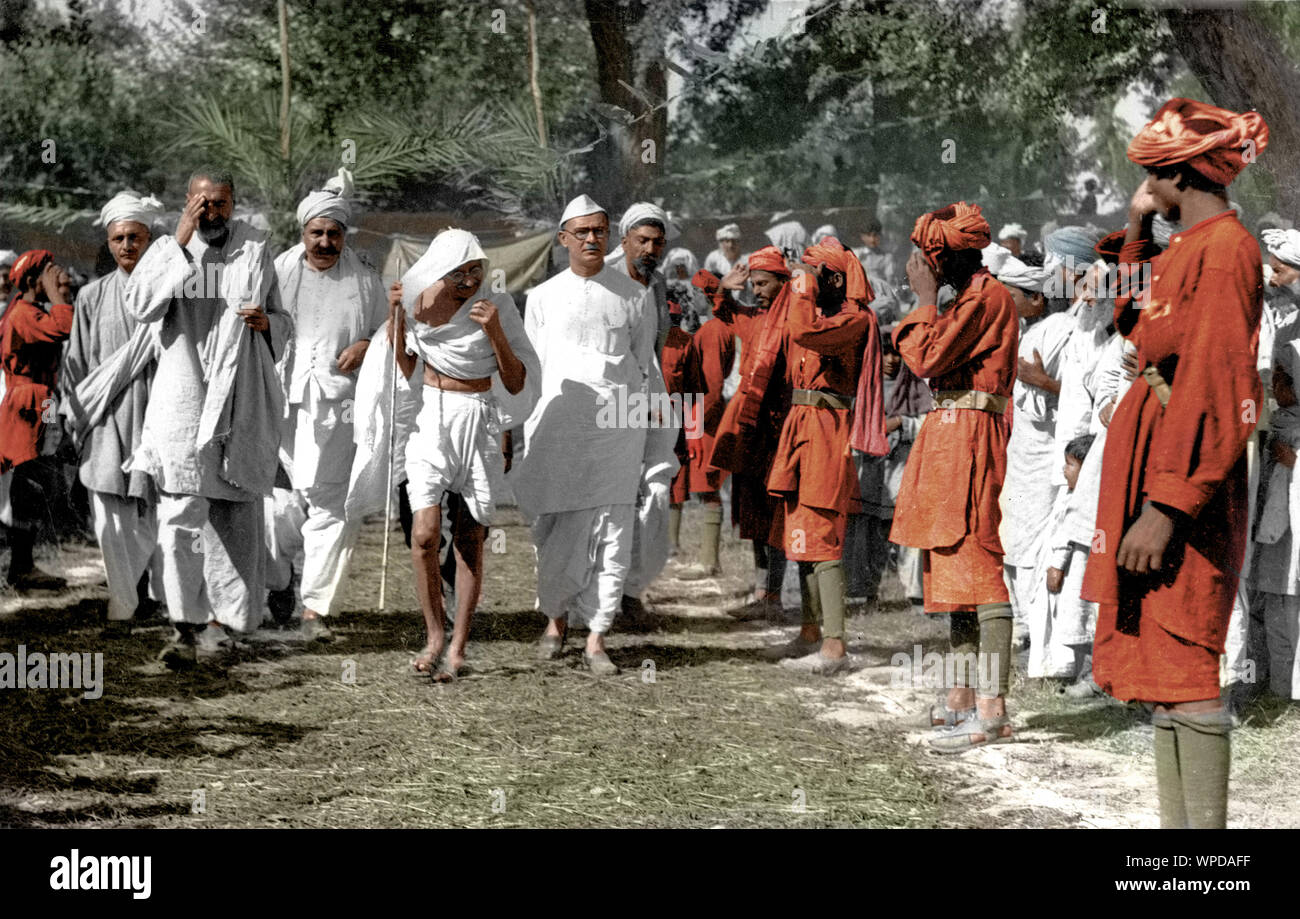 Khan Abdul Ghaffar Khan Mahatma Gandhi, Mahadev Desai and others ...