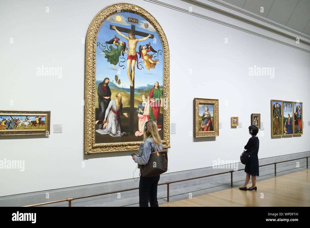 Raphael mond crucifixion hi-res stock photography and images - Alamy