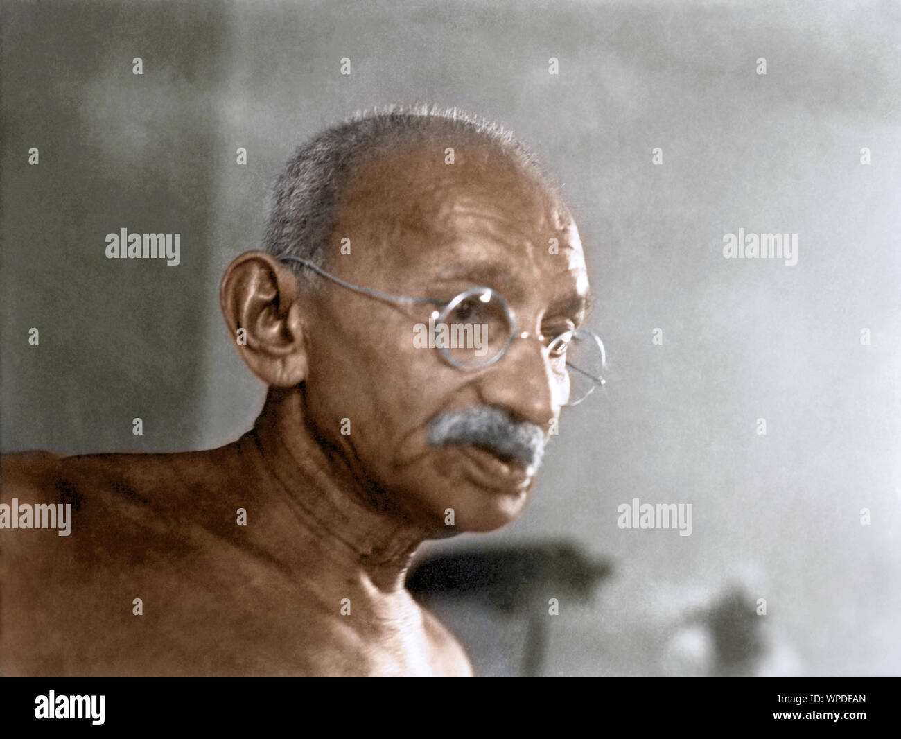 Mahatma Gandhi sitting talking at Birla House, Bombay, Mumbai ...