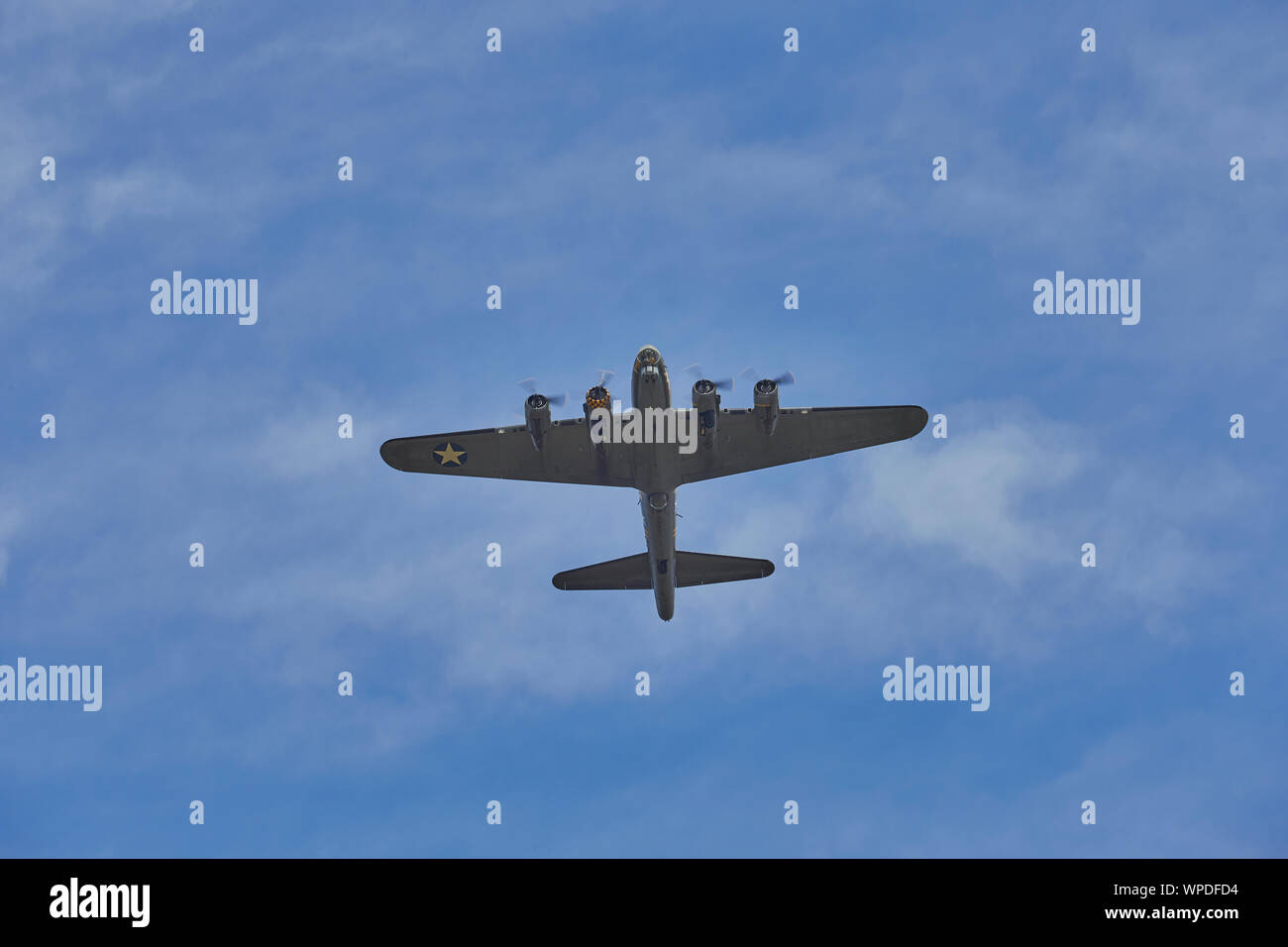 B17 flying fortress top view hi-res stock photography and images - Alamy