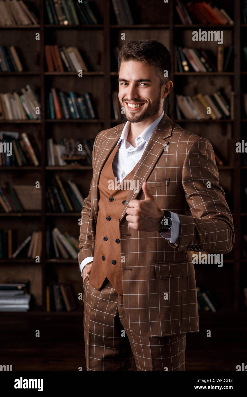 Class suit hi-res stock photography and images - Alamy