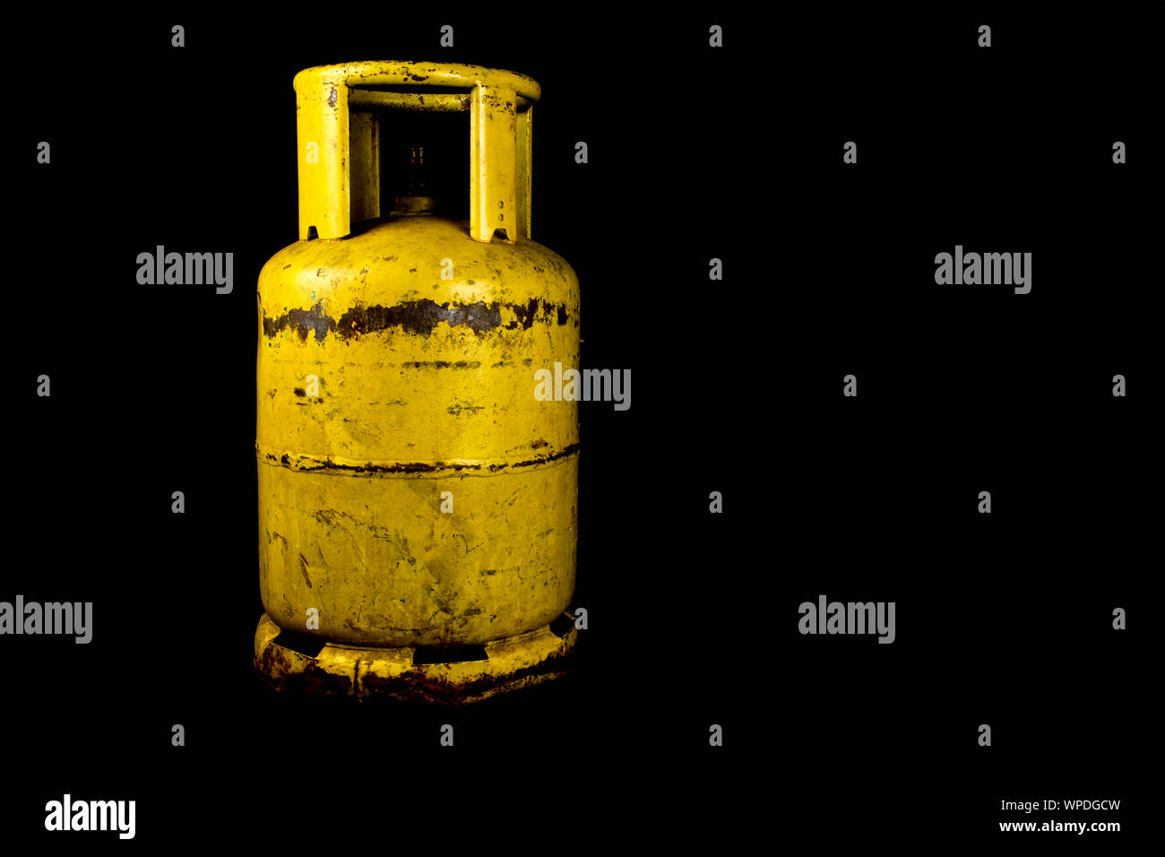 Rusted propane gas tank hi-res stock photography and images - Alamy
