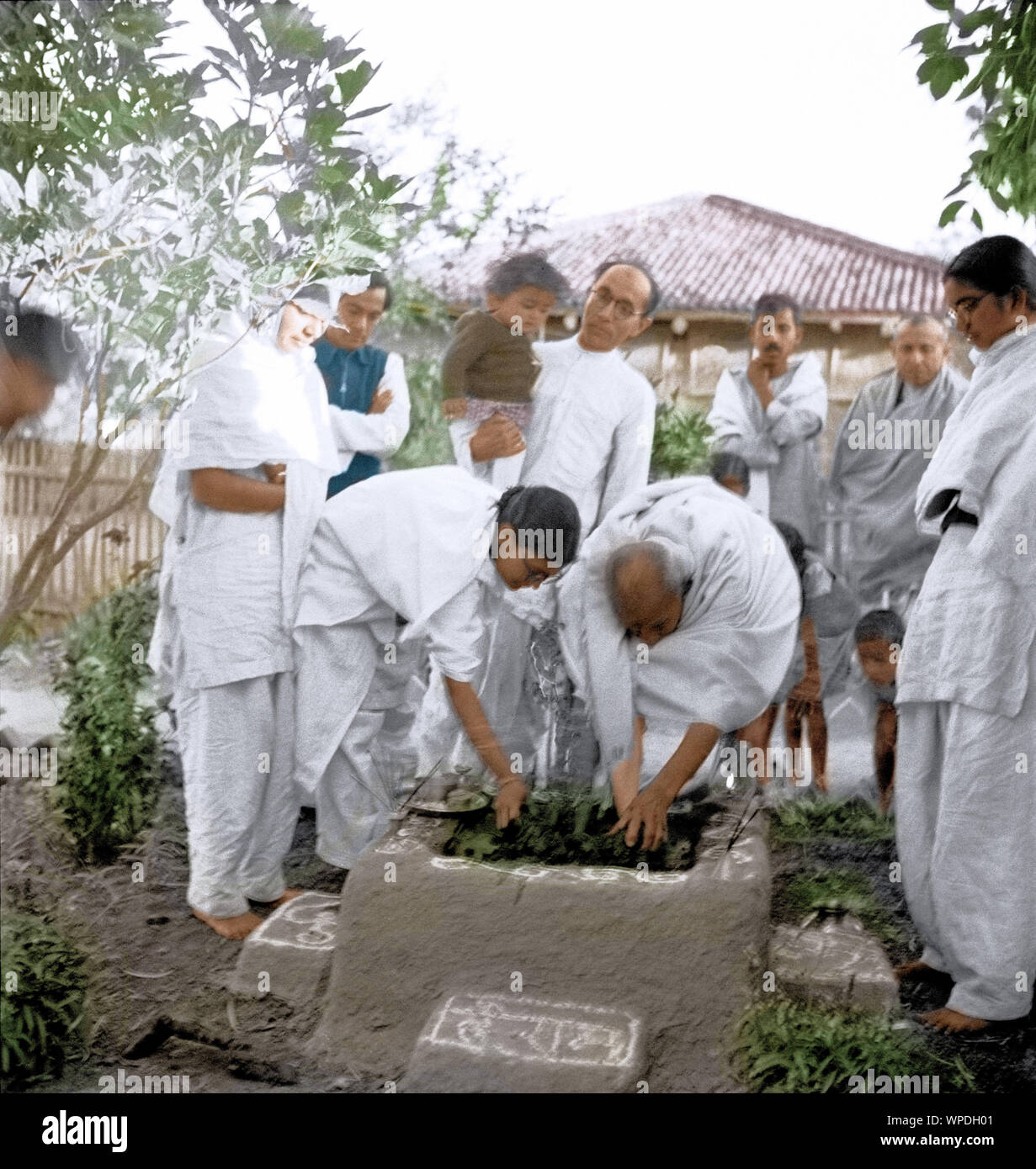 Mahatma Gandhi And Abha Gandhi High Resolution Stock Photography and ...